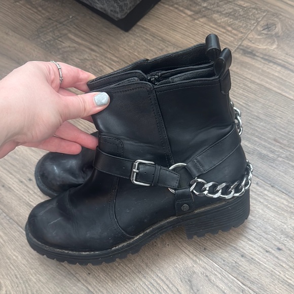 luxe comfort | Shoes | Black Leather Ankle Boots With Chain Detail ...